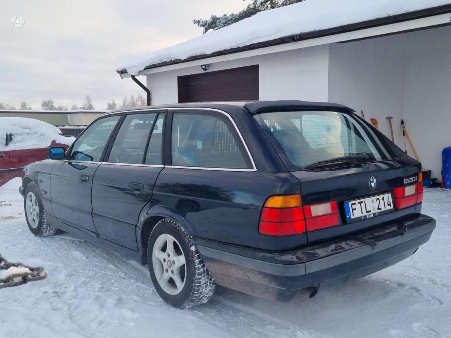 Blue BMW 520 1995 in Kretinga, with an engine capacity of 2.00 L and mileage of 450 thousand km for 2600 €, photo 7 on AUTOMOTO.COM.LV