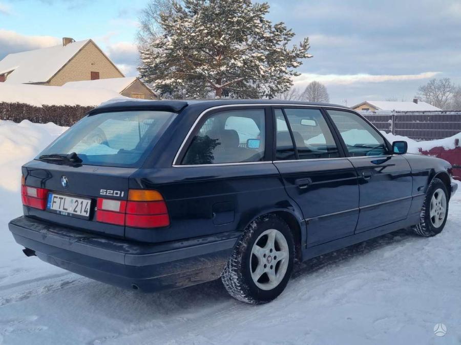 Blue BMW 520 1995 in Kretinga, with an engine capacity of 2.00 L and mileage of 450 thousand km for 2600 €, photo 8 on AUTOMOTO.COM.LV