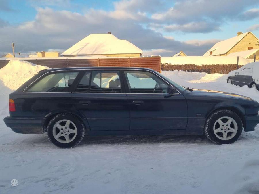 Blue BMW 520 1995 in Kretinga, with an engine capacity of 2.00 L and mileage of 450 thousand km for 2600 €, photo 10 on AUTOMOTO.COM.LV