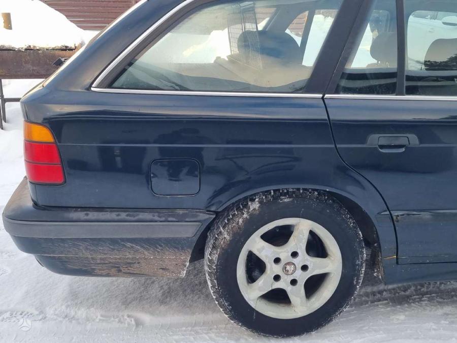 Blue BMW 520 1995 in Kretinga, with an engine capacity of 2.00 L and mileage of 450 thousand km for 2600 €, photo 13 on AUTOMOTO.COM.LV