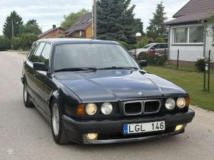 Zils BMW 520 1995 Kretinga, ar dzinēja tilpumu 1.99 L un nobraukumu 300 tūkst. km par 2900 €, foto  vietnē AUTOMOTO.COM.LV