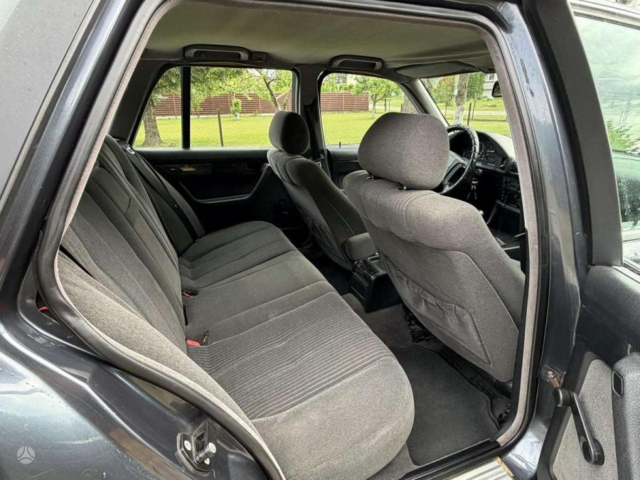 Zils BMW 520 1995 Kretinga, ar dzinēja tilpumu 1.99 L un nobraukumu 300 tūkst. km par 2900 €, foto 17 vietnē AUTOMOTO.COM.LV
