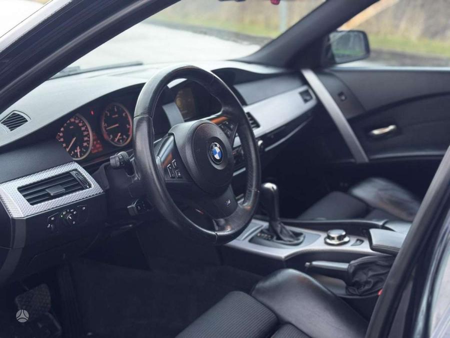 Zils BMW 520 2006 Radviliškis, ar dzinēja tilpumu 2.00 L un nobraukumu 322 tūkst. km par 4450 €, foto 16 vietnē AUTOMOTO.COM.LV