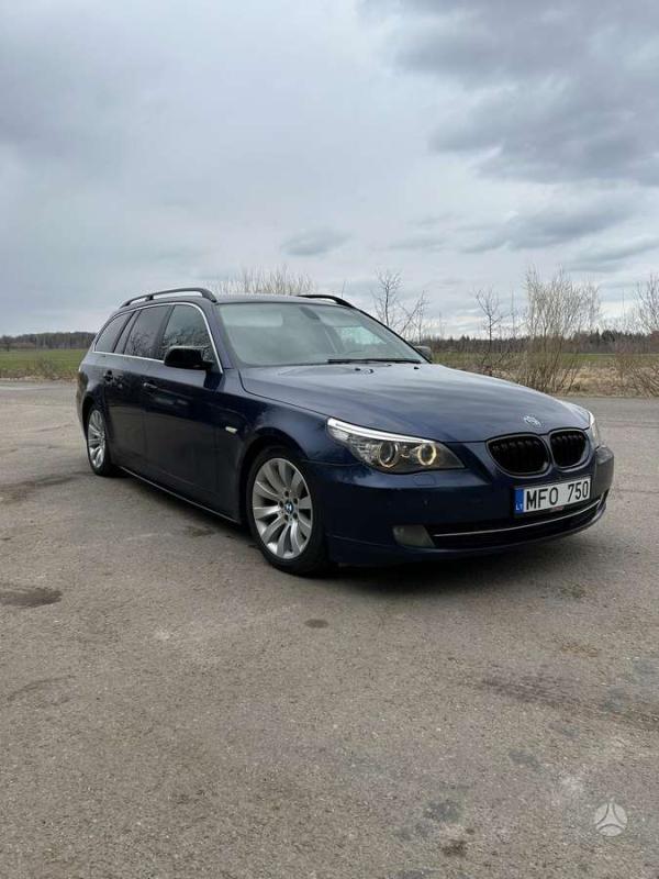 Blue BMW 520 2008 in Panevezys, with an engine capacity of 2.00 L and mileage of 380 thousand km for 3000 €, photo 1 on AUTOMOTO.COM.LV