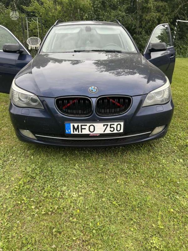 Blue BMW 520 2008 in Panevezys, with an engine capacity of 2.00 L and mileage of 380 thousand km for 3000 €, photo 5 on AUTOMOTO.COM.LV