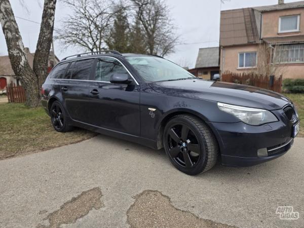 Blue BMW 520 2009 in Plunge, with an engine capacity of 2.00 L and mileage of 560 thousand km for 3000 €, photo 7 on AUTOMOTO.COM.LV