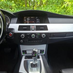 Blue BMW 520 2009 in Kaunas, with an engine capacity of 2.00 L and mileage of 350 thousand km for 4499 €, photo 19 on AUTOMOTO.COM.LV
