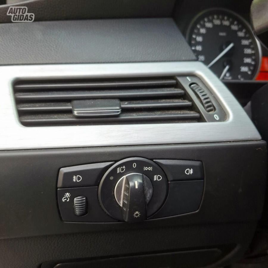 Blue BMW 520 2009 in Kaunas, with an engine capacity of 2.00 L and mileage of 350 thousand km for 4499 €, photo 24 on AUTOMOTO.COM.LV