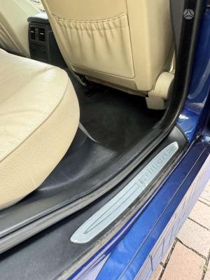 Blue BMW 520 2009 in Marijampole, with an engine capacity of 2.00 L and mileage of 295 thousand km for 4999 €, photo 19 on AUTOMOTO.COM.LV