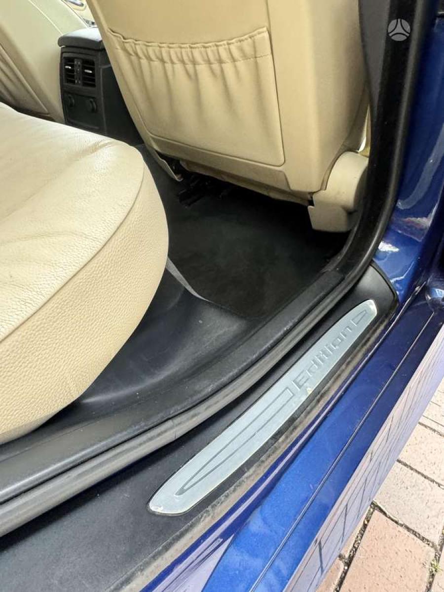 Blue BMW 520 2009 in Marijampole, with an engine capacity of 2.00 L and mileage of 295 thousand km for 4999 €, photo 19 on AUTOMOTO.COM.LV