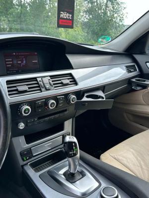 Blue BMW 520 2009 in Silute, with an engine capacity of 2.00 L and mileage of 381 thousand km for 2850 €, photo 10 on AUTOMOTO.COM.LV