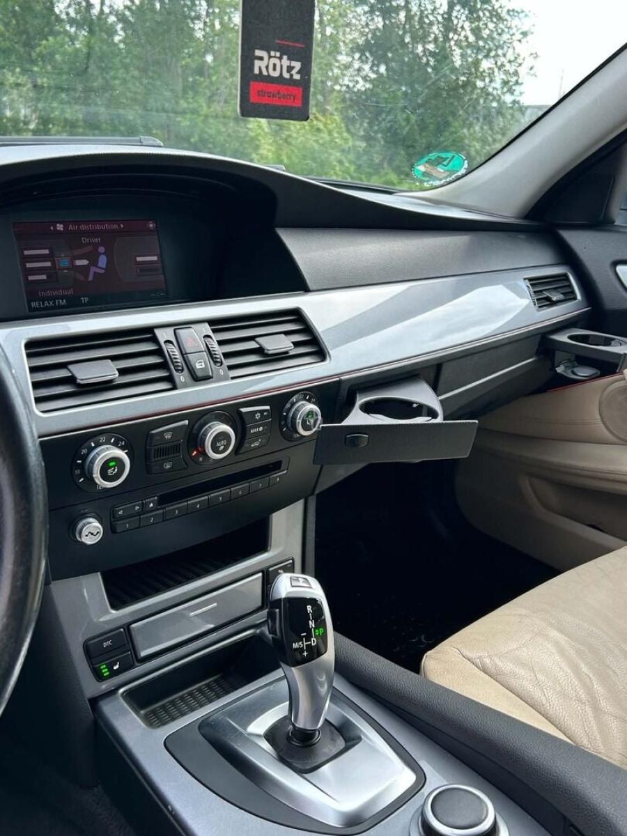 Blue BMW 520 2009 in Silute, with an engine capacity of 2.00 L and mileage of 381 thousand km for 2850 €, photo 10 on AUTOMOTO.COM.LV