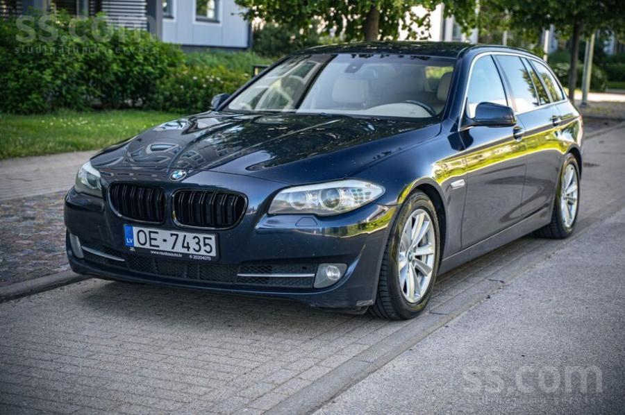 Blue BMW 520 2010 in Riga, with an engine capacity of 2.00 L and mileage of 279 thousand km for 6590 €, photo 1 on AUTOMOTO.COM.LV