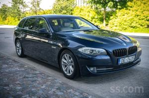 Blue BMW 520 2010 in Riga, with an engine capacity of 2.00 L and mileage of 279 thousand km for 6590 €, photo 3 on AUTOMOTO.COM.LV