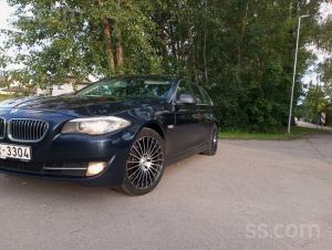 Blue BMW 520 2010 in Riga, with an engine capacity of 2.00 L and mileage of 613 thousand km for 5890 €, photo 5 on AUTOMOTO.COM.LV