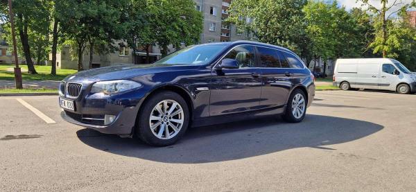 Blue BMW 520 2010 in Siauliai, with an engine capacity of 2.00 L and mileage of 345 thousand km for 7500 €, photo 1 on AUTOMOTO.COM.LV