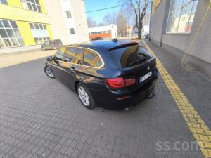 Blue BMW 520 2010 in Riga, with an engine capacity of 2.00 L and mileage of 303 thousand km for 6850 €, photo 2 on AUTOMOTO.COM.LV