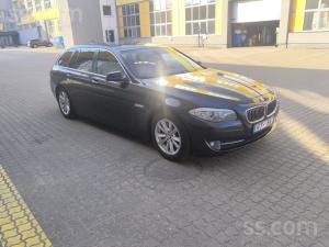 Blue BMW 520 2010 in Riga, with an engine capacity of 2.00 L and mileage of 303 thousand km for 6850 €, photo 3 on AUTOMOTO.COM.LV