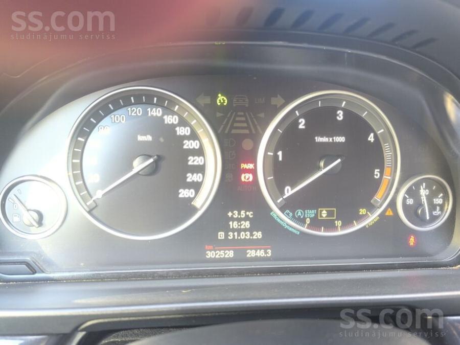 Blue BMW 520 2010 in Riga, with an engine capacity of 2.00 L and mileage of 303 thousand km for 6850 €, photo 7 on AUTOMOTO.COM.LV