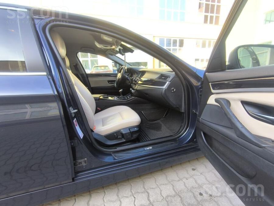 Blue BMW 520 2010 in Riga, with an engine capacity of 2.00 L and mileage of 303 thousand km for 6850 €, photo 19 on AUTOMOTO.COM.LV