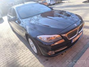 Blue BMW 520 2010 in Riga, with an engine capacity of 2.00 L and mileage of 303 thousand km for 6850 €, photo 28 on AUTOMOTO.COM.LV