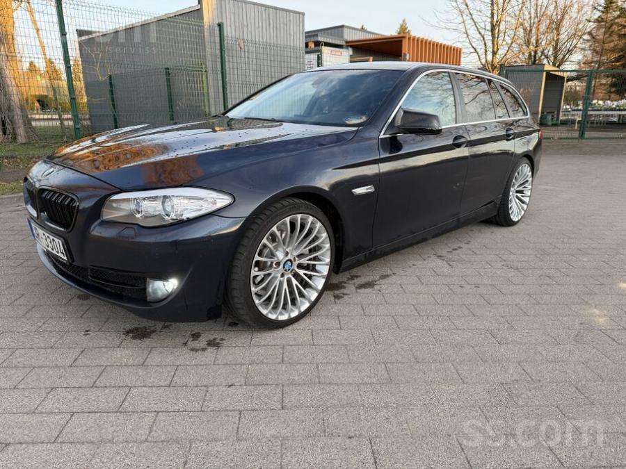 Blue BMW 520 2010 in Riga, with an engine capacity of 2.00 L and mileage of 635 thousand km for 6850 €, photo 1 on AUTOMOTO.COM.LV