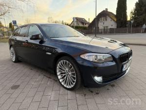 Blue BMW 520 2010 in Riga, with an engine capacity of 2.00 L and mileage of 635 thousand km for 6850 €, photo 4 on AUTOMOTO.COM.LV