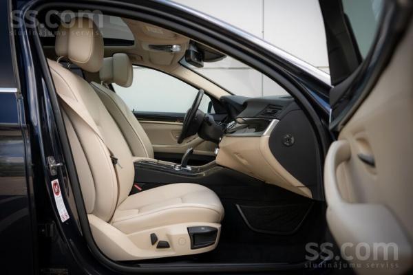 Blue BMW 520 2010 in Riga, with an engine capacity of 2.00 L and mileage of 348 thousand km for 5995 €, photo 10 on AUTOMOTO.COM.LV