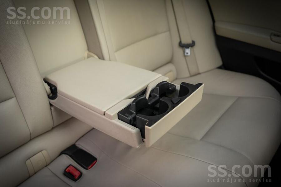 Zils BMW 520 2010 Rīga, ar dzinēja tilpumu 2.00 L un nobraukumu 348 tūkst. km par 5995 €, foto 15 vietnē AUTOMOTO.COM.LV