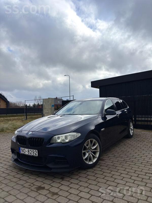 Blue BMW 520 2010 in Riga, with an engine capacity of 2.00 L and mileage of 330 thousand km for 7700 €, photo 2 on AUTOMOTO.COM.LV