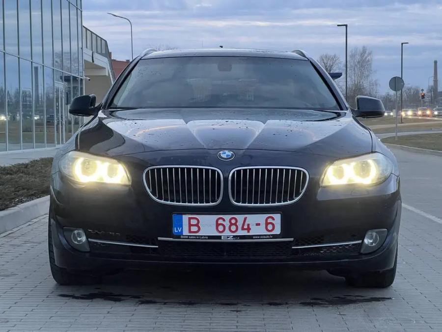Blue BMW 520 2010 in Rezekne, with an engine capacity of 2.00 L and mileage of 306 thousand km for 7990 €, photo 1 on AUTOMOTO.COM.LV