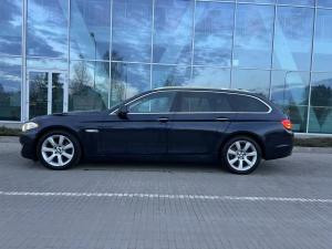 Blue BMW 520 2010 in Rezekne, with an engine capacity of 2.00 L and mileage of 306 thousand km for 7990 €, photo 5 on AUTOMOTO.COM.LV
