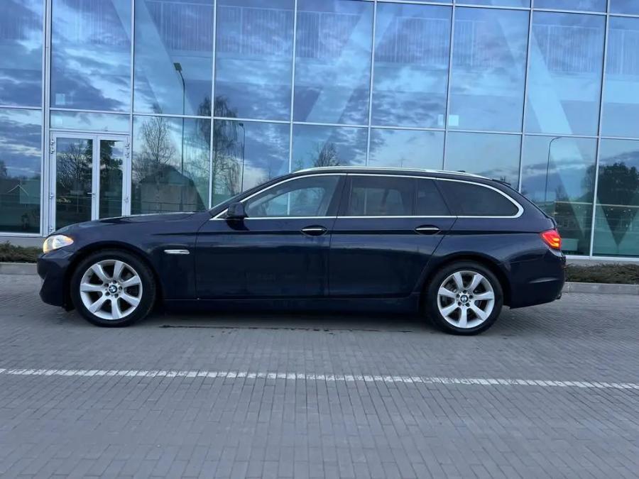Blue BMW 520 2010 in Rezekne, with an engine capacity of 2.00 L and mileage of 306 thousand km for 7990 €, photo 5 on AUTOMOTO.COM.LV