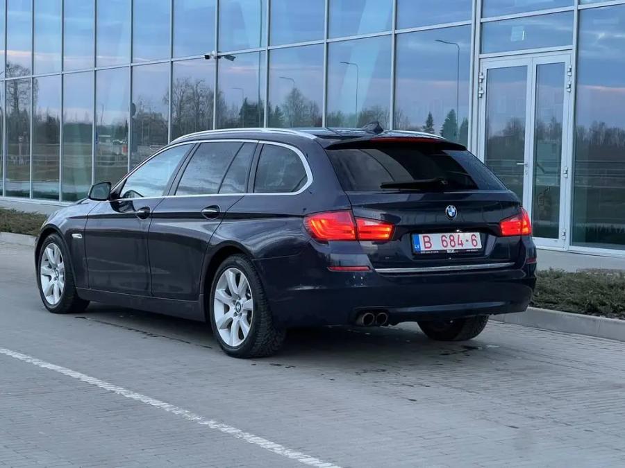 Blue BMW 520 2010 in Rezekne, with an engine capacity of 2.00 L and mileage of 306 thousand km for 7990 €, photo 6 on AUTOMOTO.COM.LV