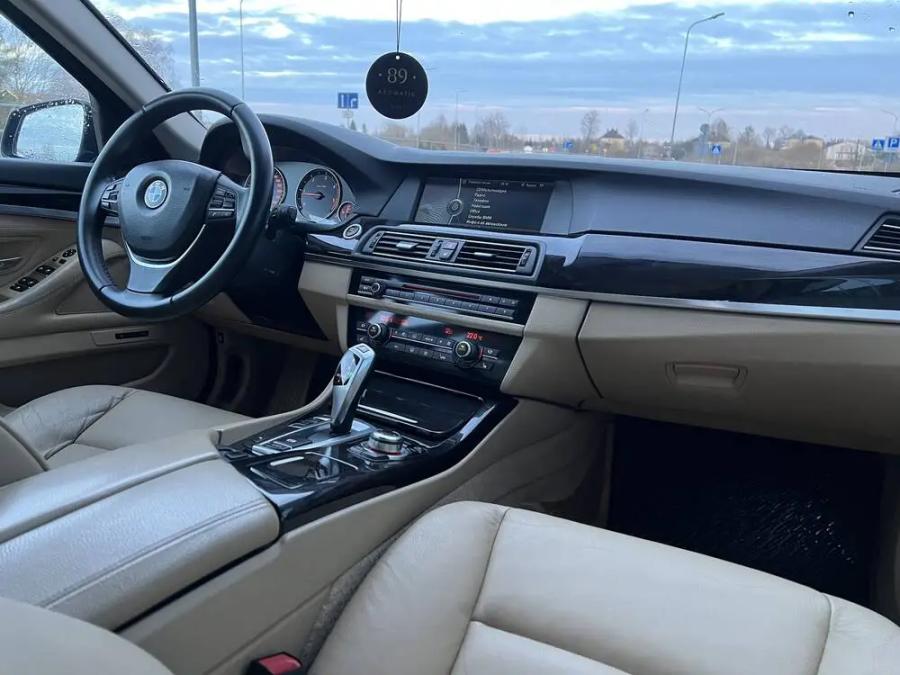 Blue BMW 520 2010 in Rezekne, with an engine capacity of 2.00 L and mileage of 306 thousand km for 7990 €, photo 12 on AUTOMOTO.COM.LV