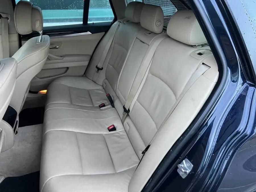 Blue BMW 520 2010 in Rezekne, with an engine capacity of 2.00 L and mileage of 306 thousand km for 7990 €, photo 16 on AUTOMOTO.COM.LV