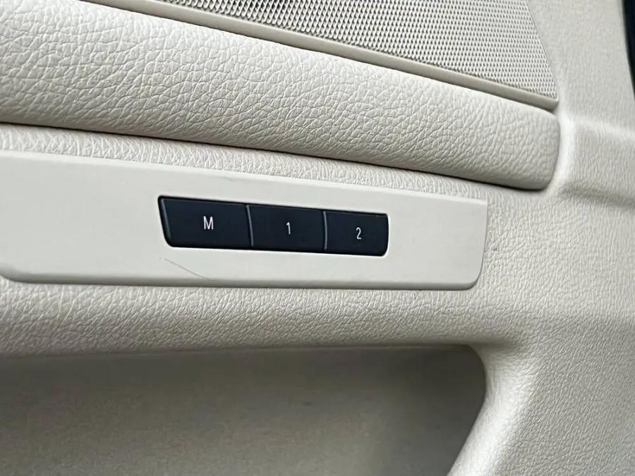 Blue BMW 520 2010 in Rezekne, with an engine capacity of 2.00 L and mileage of 306 thousand km for 7990 €, photo 19 on AUTOMOTO.COM.LV
