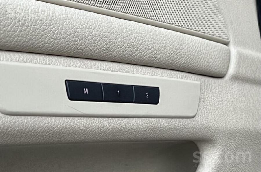 Blue BMW 520 2010 in Ludza, with an engine capacity of 2.00 L and mileage of 306 thousand km for 6650 €, photo 12 on AUTOMOTO.COM.LV