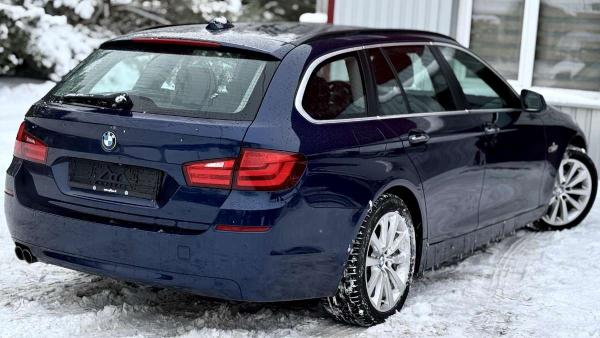 Blue BMW 520 2011 in Ukmerge, with an engine capacity of 2.00 L and mileage of 304 thousand km for 6750 €, photo 4 on AUTOMOTO.COM.LV