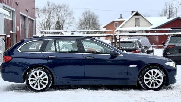 Blue BMW 520 2011 in Ukmerge, with an engine capacity of 2.00 L and mileage of 304 thousand km for 6750 €, photo 8 on AUTOMOTO.COM.LV