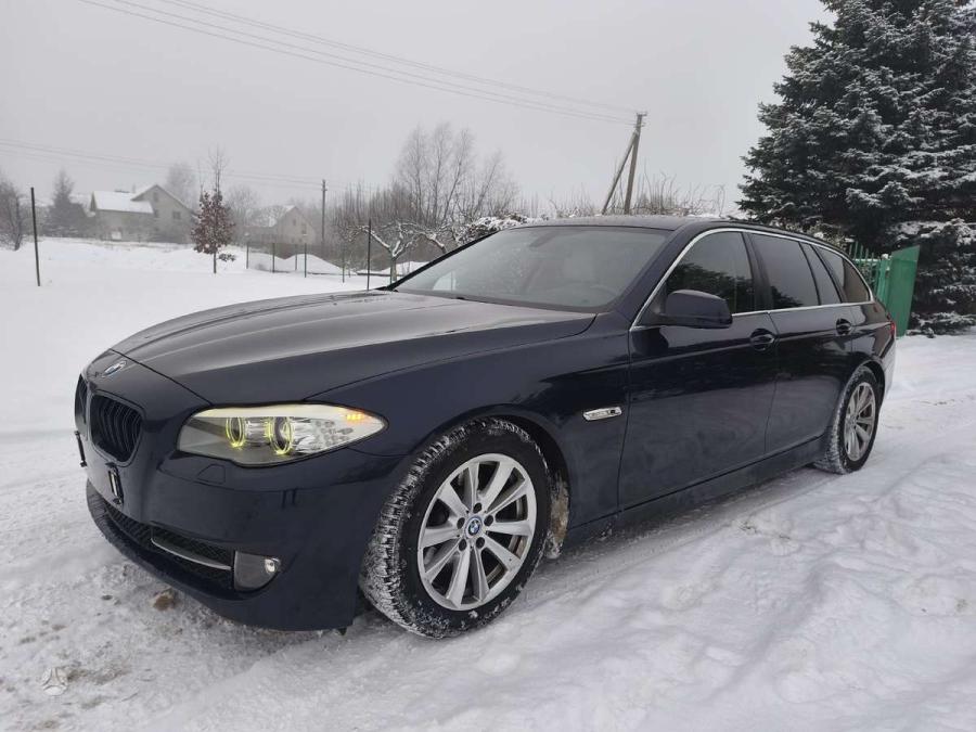Blue BMW 520 2011 in Kaunas, with an engine capacity of 2.00 L and mileage of 299 thousand km for 7200 €, photo 1 on AUTOMOTO.COM.LV