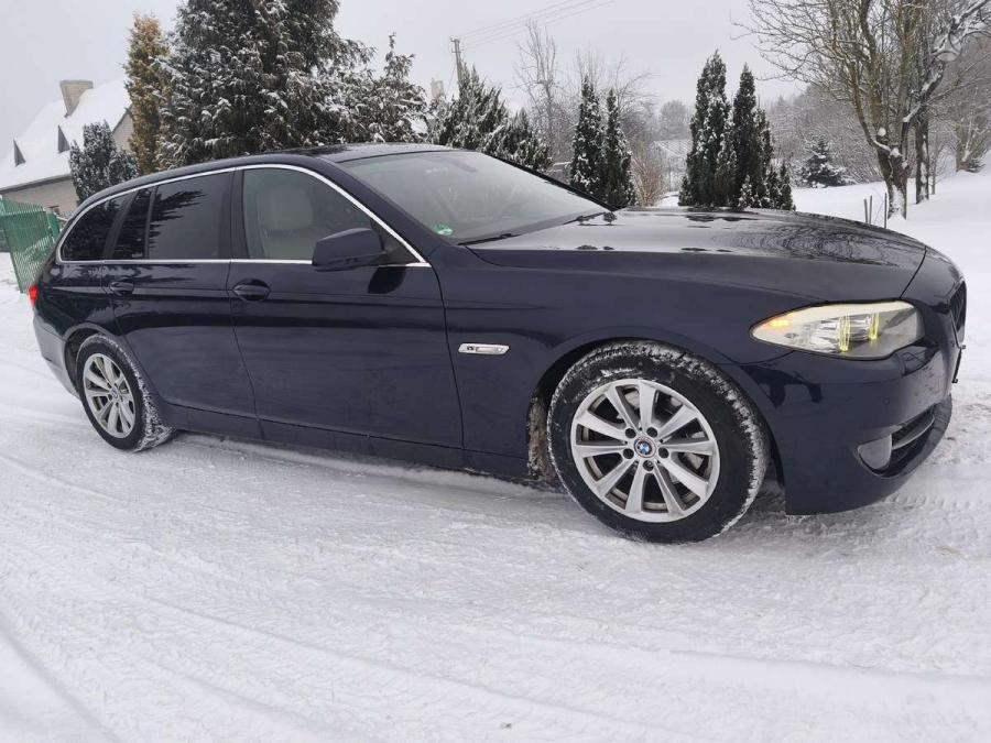 Blue BMW 520 2011 in Kaunas, with an engine capacity of 2.00 L and mileage of 299 thousand km for 7200 €, photo 9 on AUTOMOTO.COM.LV