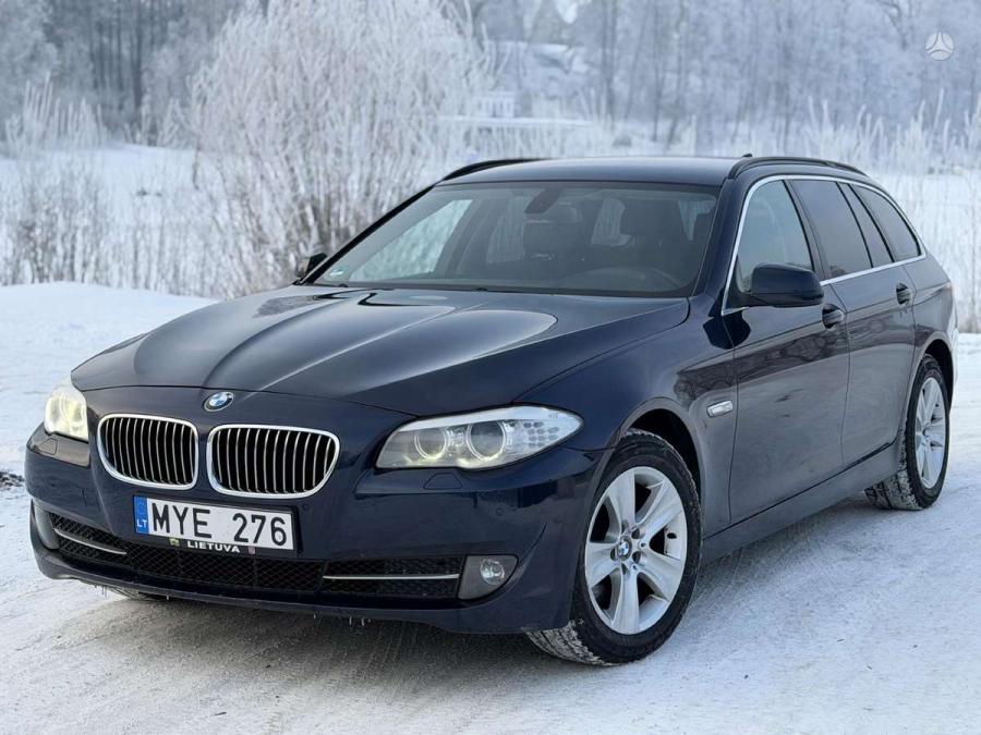 Blue BMW 520 2011 in Siauliai, with an engine capacity of 2.00 L and mileage of 264 thousand km for 6900 €, photo 2 on AUTOMOTO.COM.LV