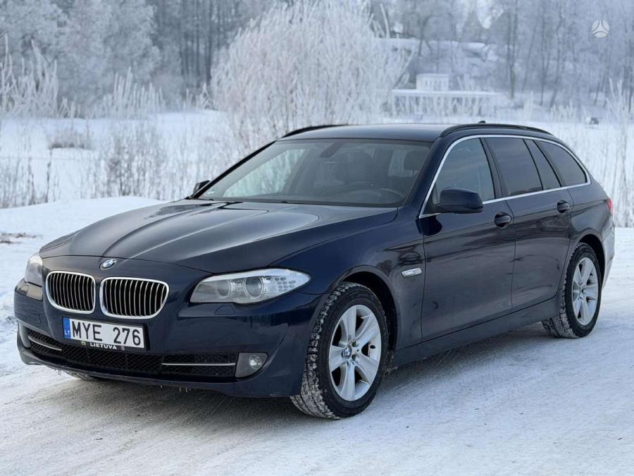 Blue BMW 520 2011 in Siauliai, with an engine capacity of 2.00 L and mileage of 264 thousand km for 6900 €, photo 4 on AUTOMOTO.COM.LV