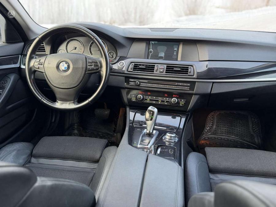 Blue BMW 520 2011 in Siauliai, with an engine capacity of 2.00 L and mileage of 264 thousand km for 6900 €, photo 12 on AUTOMOTO.COM.LV