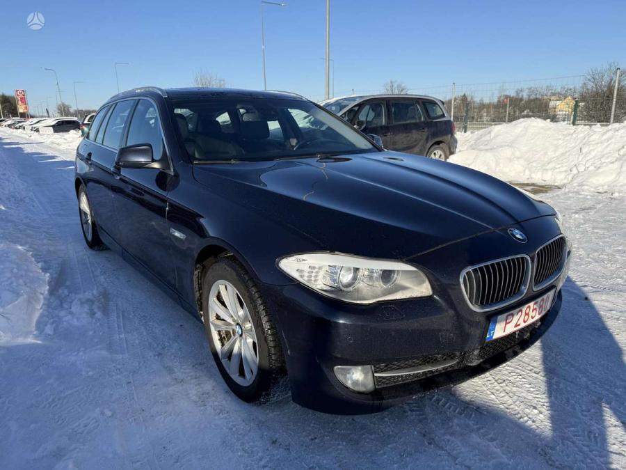 Blue BMW 520 2011 in Vilnius, with an engine capacity of 2.00 L and mileage of 338 thousand km for 6799 €, photo 3 on AUTOMOTO.COM.LV