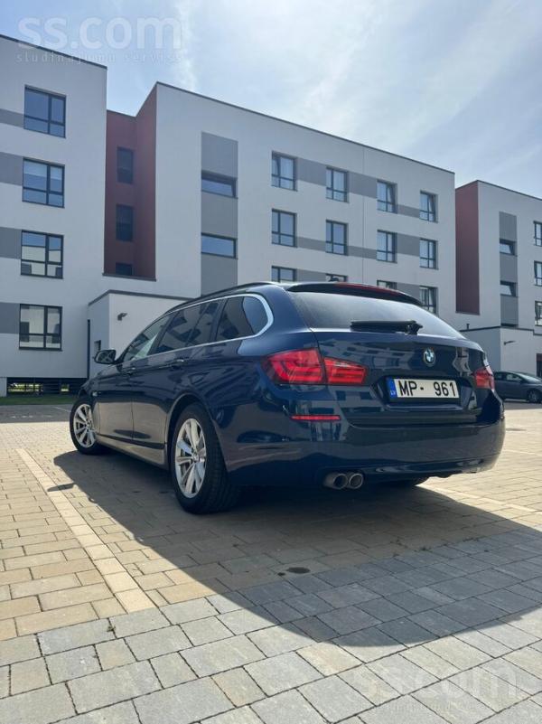 Blue BMW 520 2011 in Riga, with an engine capacity of 2.00 L and mileage of 350 thousand km for 5850 €, photo 2 on AUTOMOTO.COM.LV