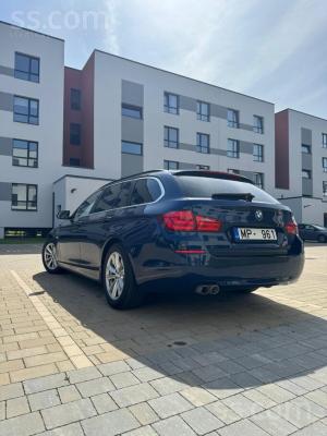 Blue BMW 520 2011 in Riga, with an engine capacity of 2.00 L and mileage of 350 thousand km for 5850 €, photo 3 on AUTOMOTO.COM.LV