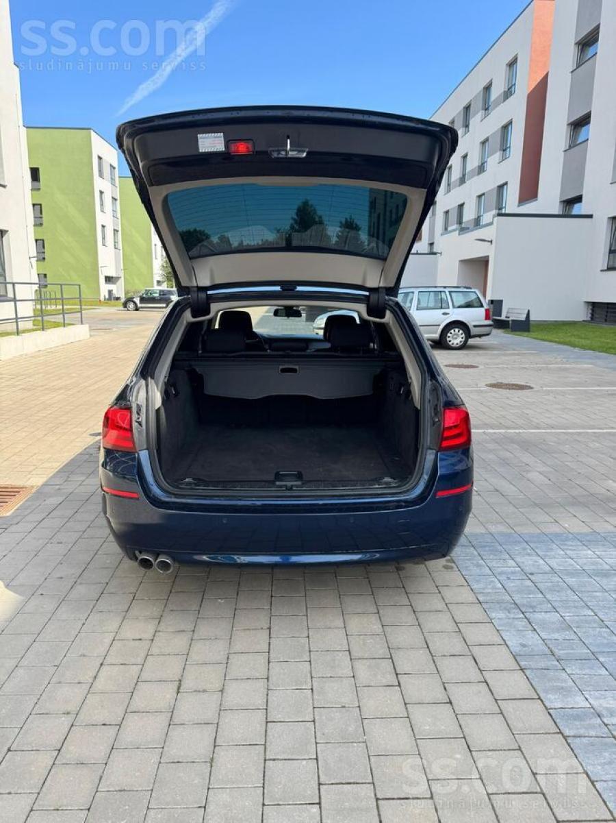 Blue BMW 520 2011 in Riga, with an engine capacity of 2.00 L and mileage of 350 thousand km for 5850 €, photo 6 on AUTOMOTO.COM.LV