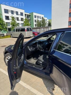 Blue BMW 520 2011 in Riga, with an engine capacity of 2.00 L and mileage of 350 thousand km for 5850 €, photo 17 on AUTOMOTO.COM.LV
